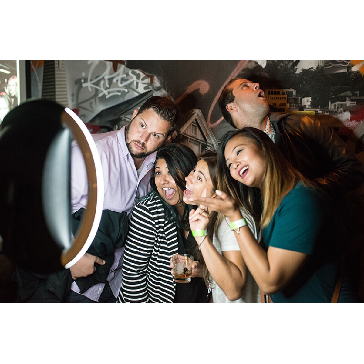 Halo Photo Booth - TEXAS ENTERTAINMENT