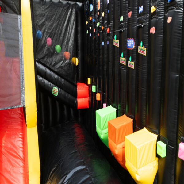 Vertical Extreme Obstacle Course - TEXAS ENTERTAINMENT